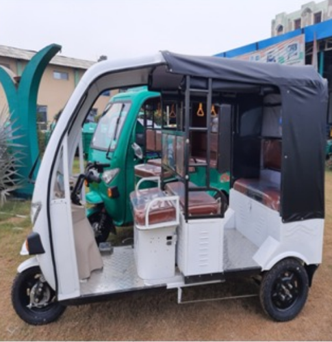 Auto L-3 Battery Operated Auto Rickshaw at best price in Delhi Delhi ...