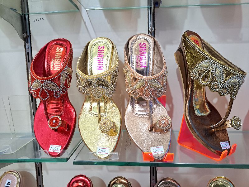 Shagun traders in Latur Supplier of fancy ladies footwear Ladies Fancy Footwear