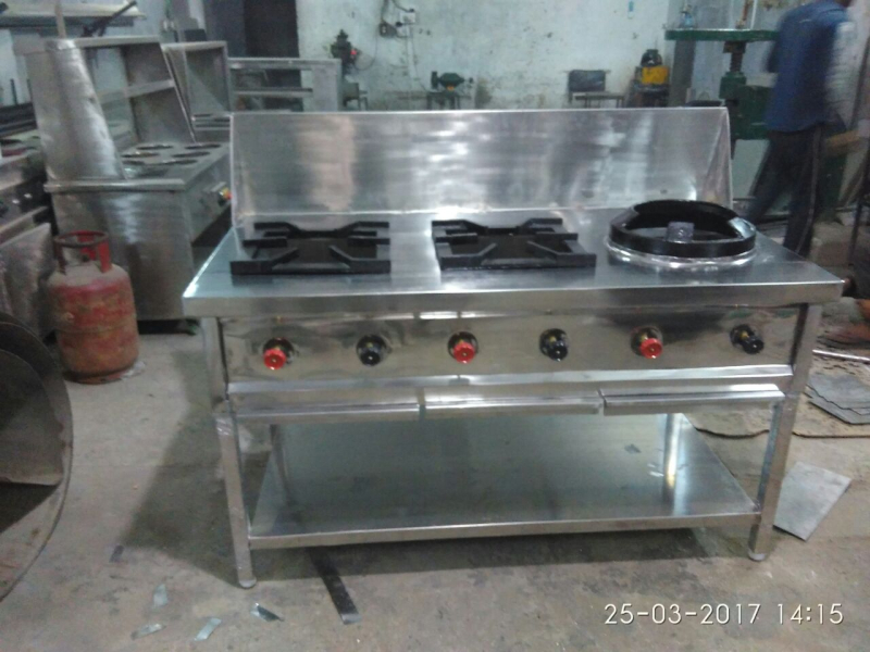 Three Burner Indian Cooking Range, Color : Silver at Rs 10,000 / Piece ...