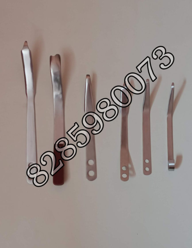 Stainless Steel Knee Retractor Set, Packaging Type : Box at Best Price ...