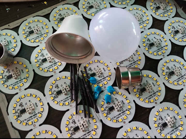 Creamy Natural Led Bulb Raw Material, Style : Hybrid, Purity : 99.99% ...