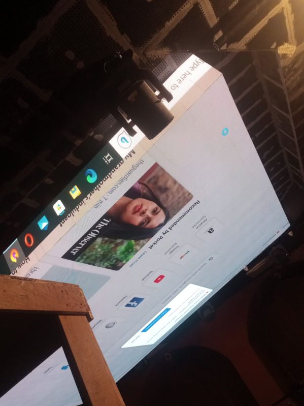 Electric Rectangular Ceiling mount led display screen, for Advertising ...