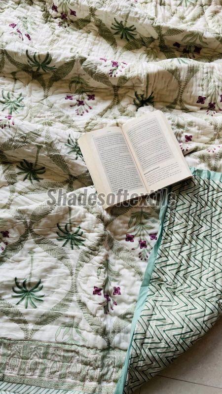 Cotton Coconut Tree Print Quilt For Bedroom Use at Rs 13312 in Delhi ...