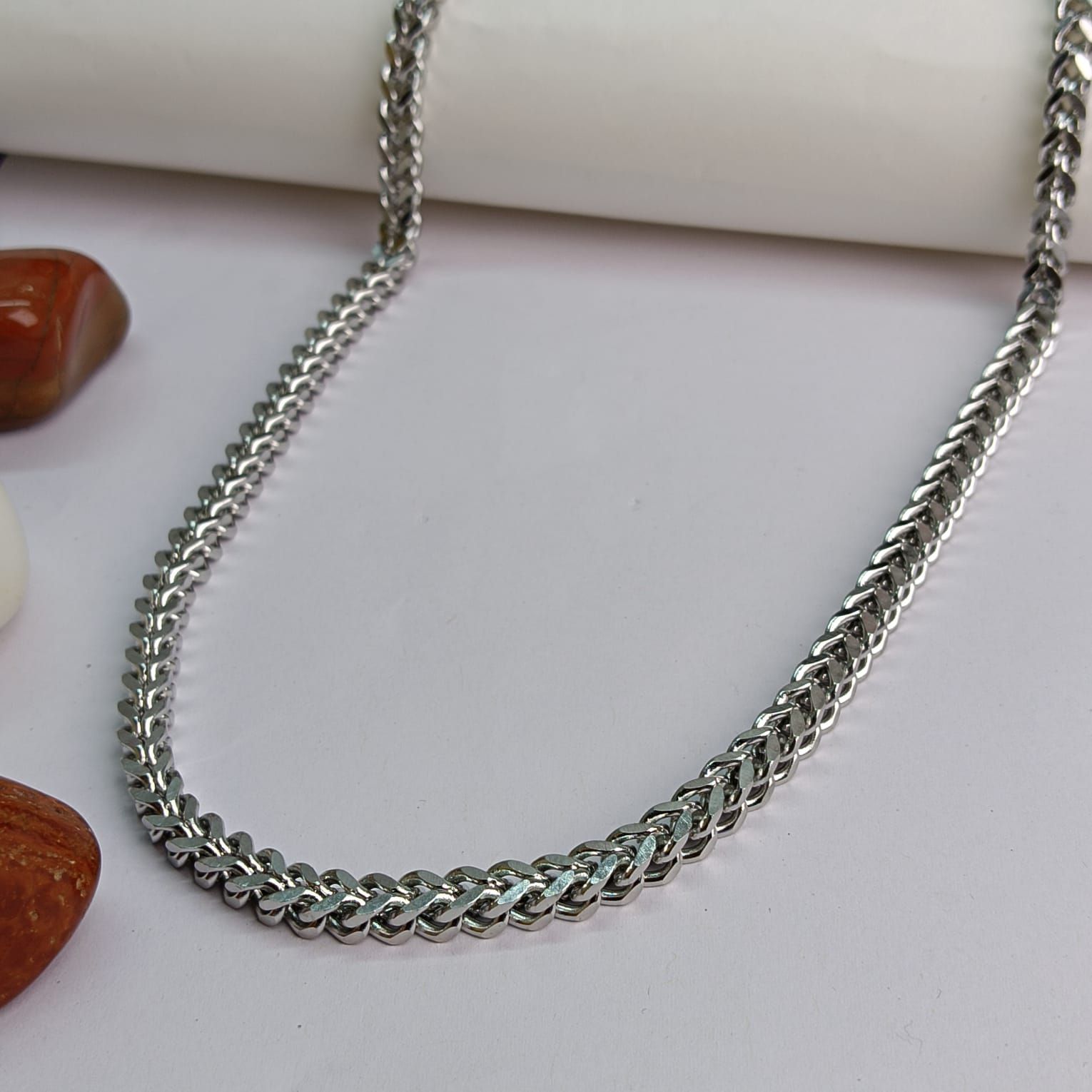 Alloy Silver-Tone Interlinked Chain, Brand Name : NIPSTec at Rs 266 in ...