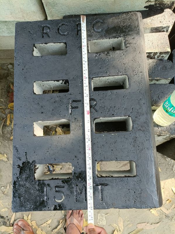 Concrete 15MT Rectangular Manhole Covers 28×22Inch, 28×22inch at Rs 950 ...